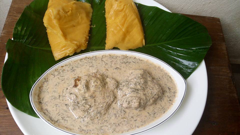 Recette du Kwakoukou ou macabos râpés à la sauce blanche - Cuisine du Mboa